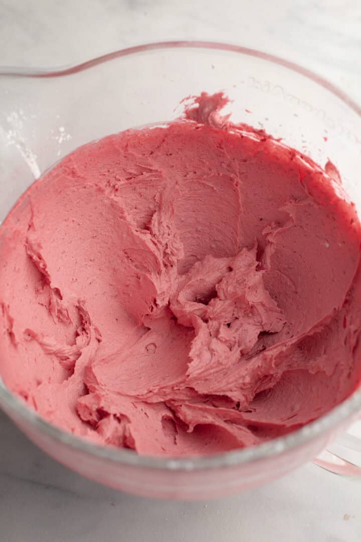 Raspberry Buttercream with Freeze-Dried Raspberries - Alpine Ella